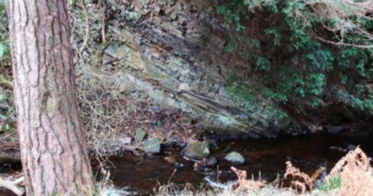 9. Murieston Water by Calderwood Country Park - West Lothian Council