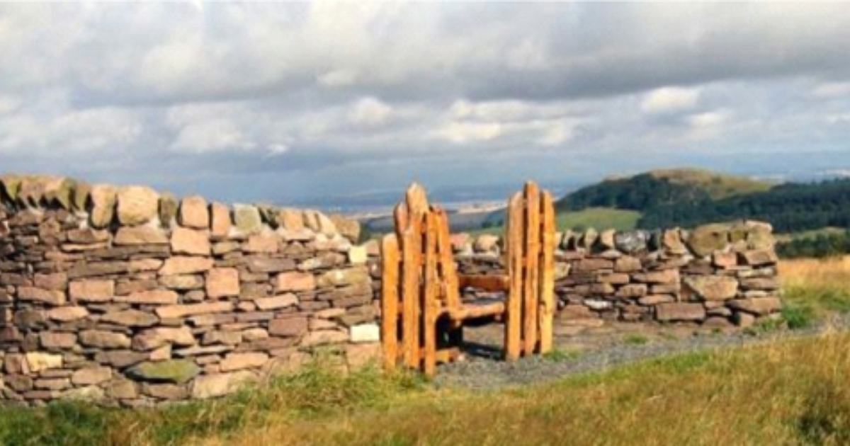 39. Witch Craig Wall and viewpoint near Beecraigs Country Park - West ...